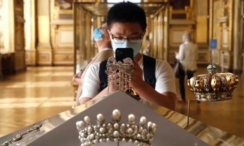 Louvre Museum Robbery: Priceless Jewels Stolen in Bold Paris Heist ...